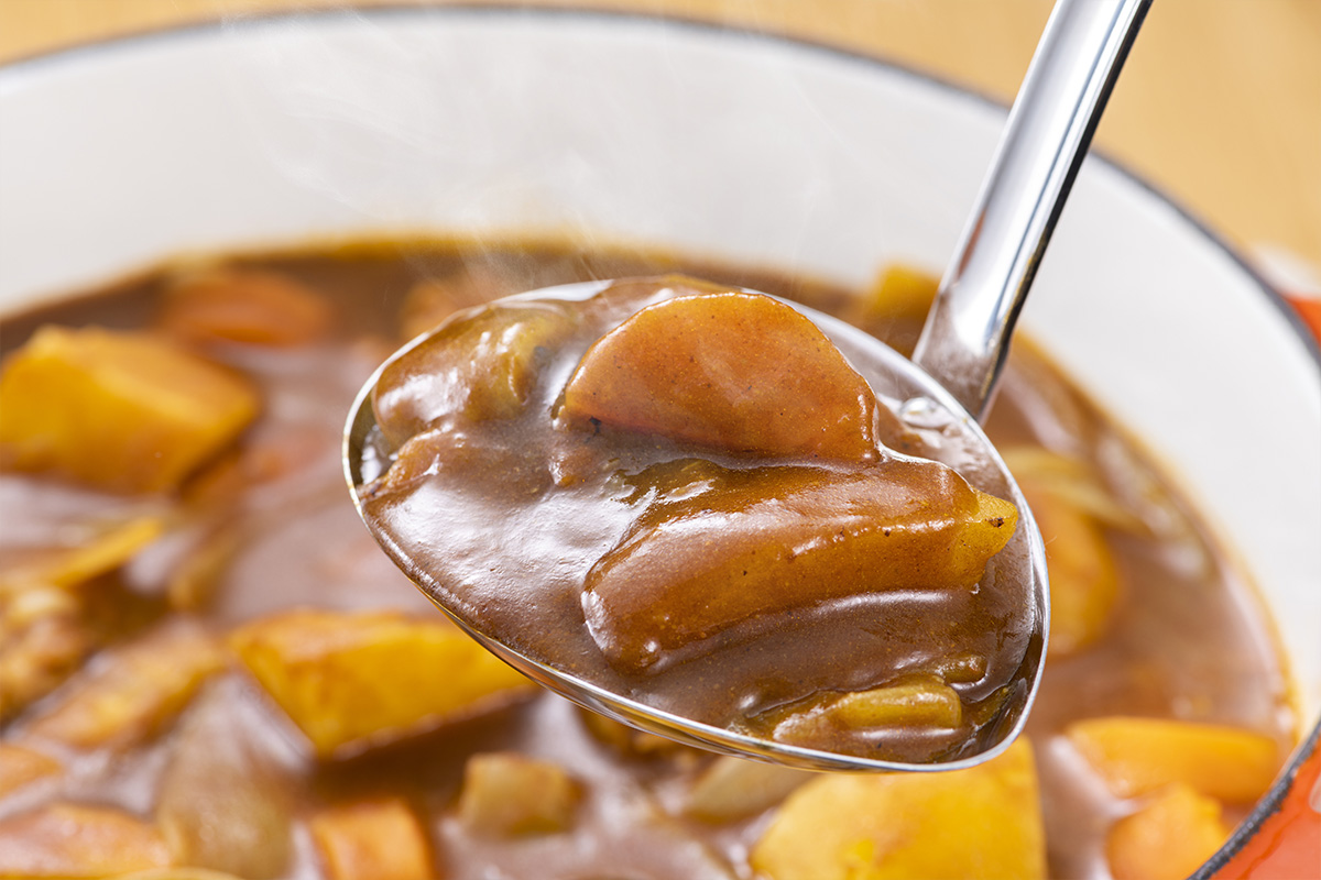 「カレーのとろみ不足」対処法3つ！ 原因やNG調理法も解説 | カレーを作る | カレーハウス | ハウス食品